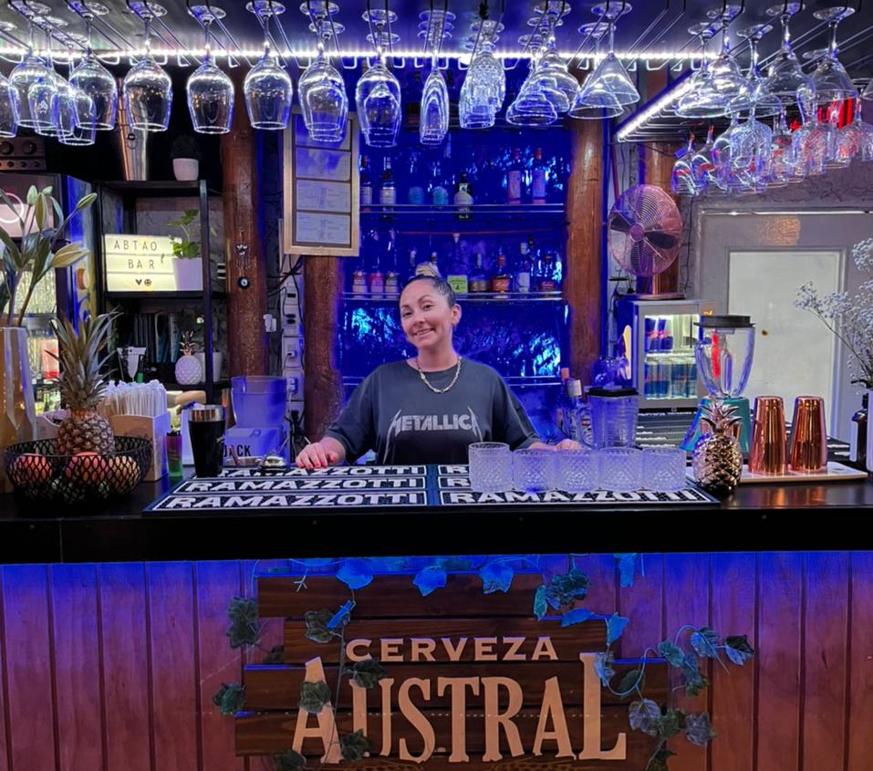 CCU | ABTAO, el gastrobar que le pone cariño y sazón chileno al barrio ...